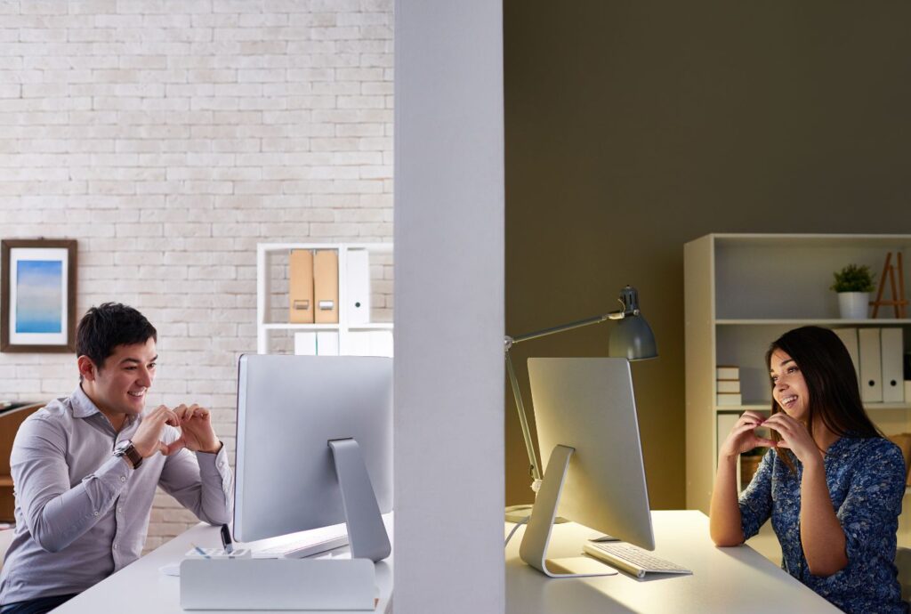 16 Fun and Romantic Virtual Date Ideas for Long Distance Couples ...