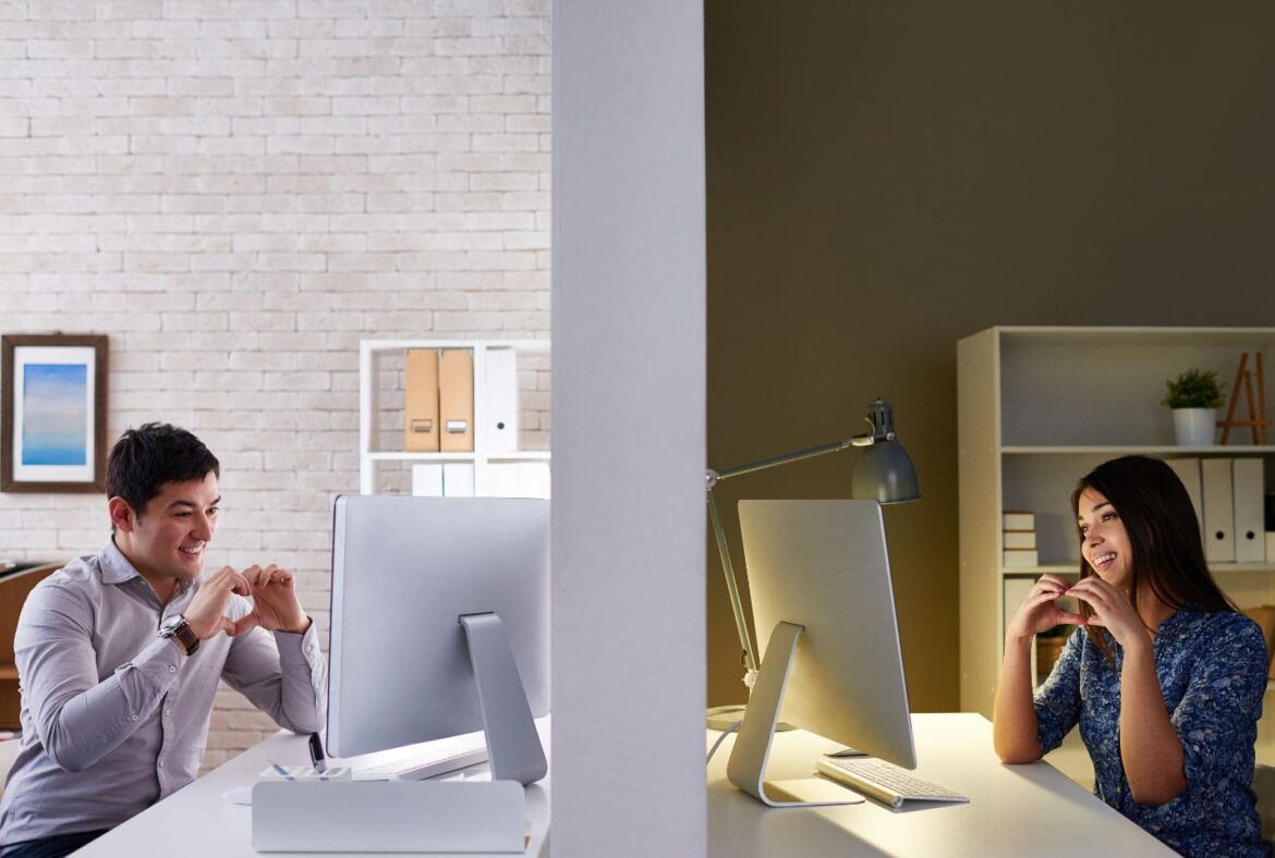 16 Fun and Romantic Virtual Date Ideas for Long Distance Couples ...