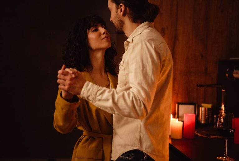 Late Night Date Ideas for Couples – blissfulties