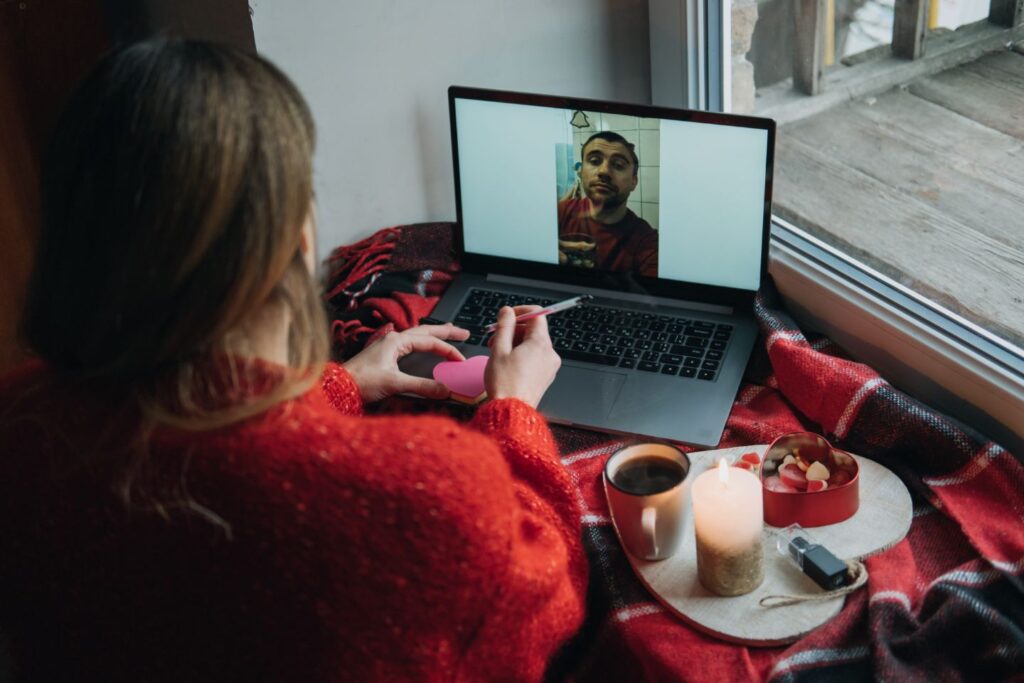 28 Creative Long-Distance Date Ideas – blissfulties