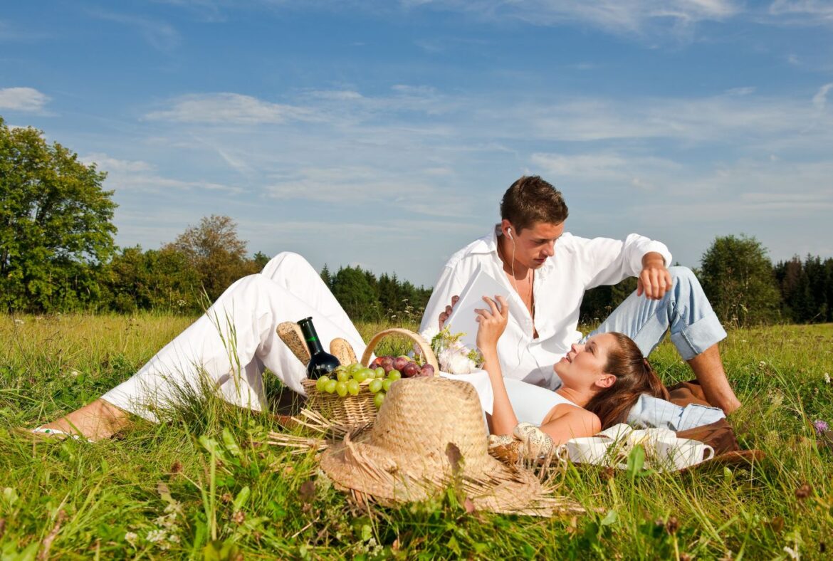 50 Fun and Exciting First Date Ideas That Aren’t Just Dinner and a ...