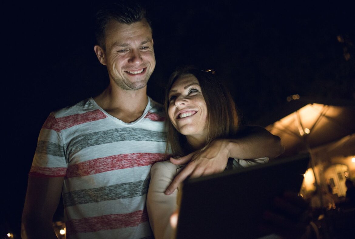Late Night Date Ideas for Couples – blissfulties